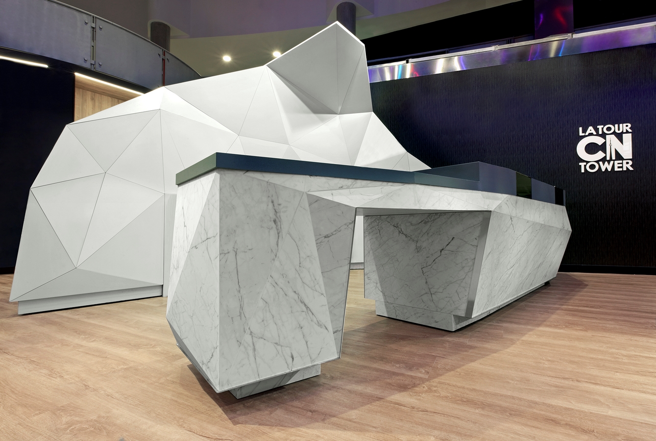 Runner-Up: CN Tower Retail Shop | II BY IV DESIGN