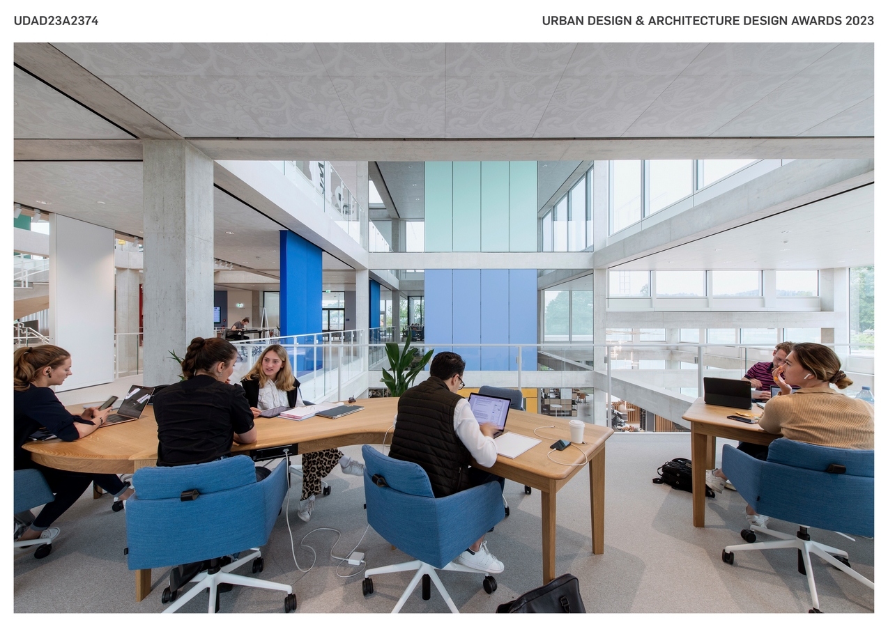 Gold Winner – SQUARE by Evolution Design