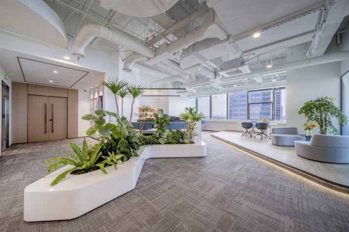 Gold Winner | Office Space Interior Design of CR15UCD | CHINA RAILWAY ...