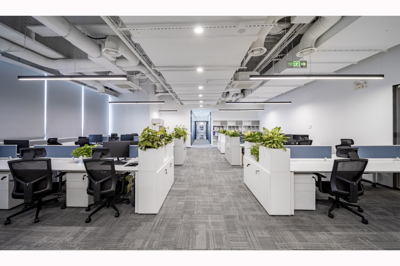 Gold Winner | Office Space Interior Design of CR15UCD | CHINA RAILWAY ...