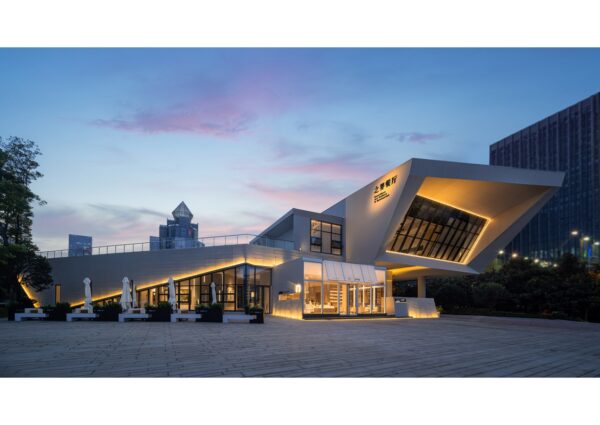 Gold Winner | Boundless Art Gallery Restaurant and Cafe | Timespace Design